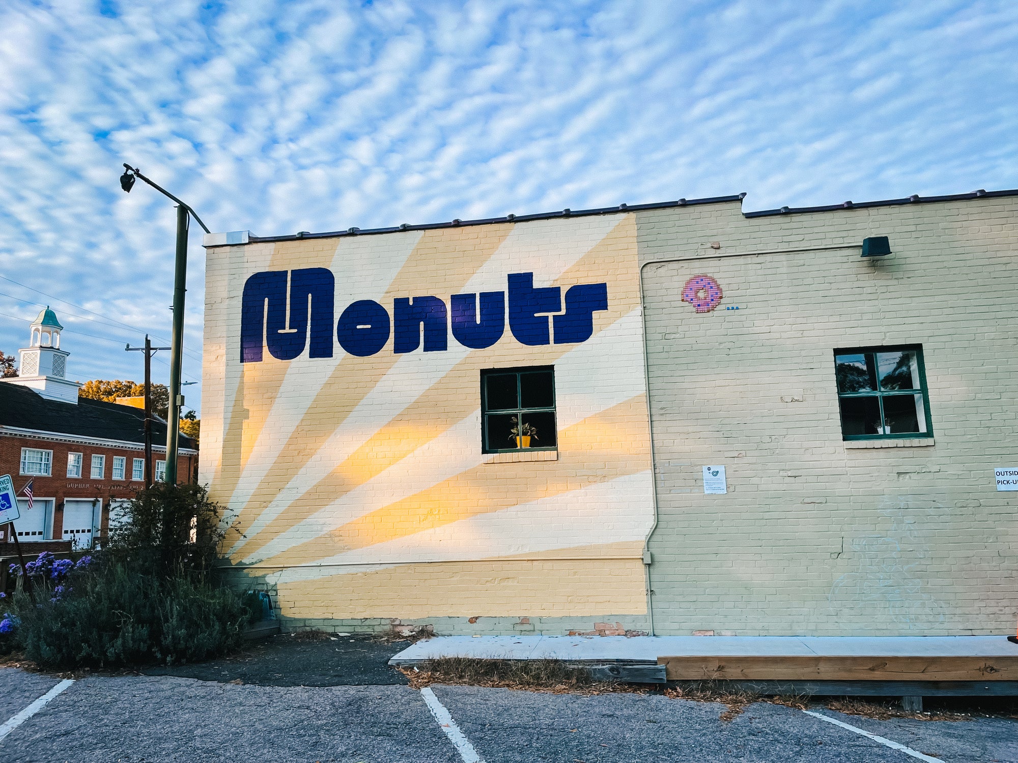 Monuts - Get Monuts Goodies Delivered